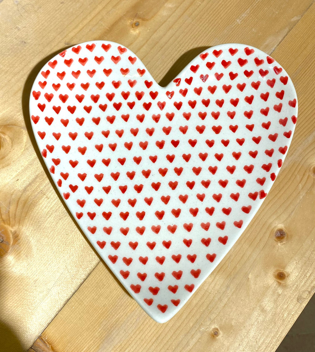 Large heart platter with small red hearts – Clayworks